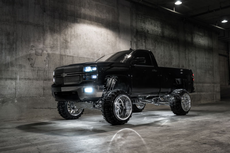 Chevrolet Silverado | SF001 22X16 - SPECIALTY FORGED WHEELS